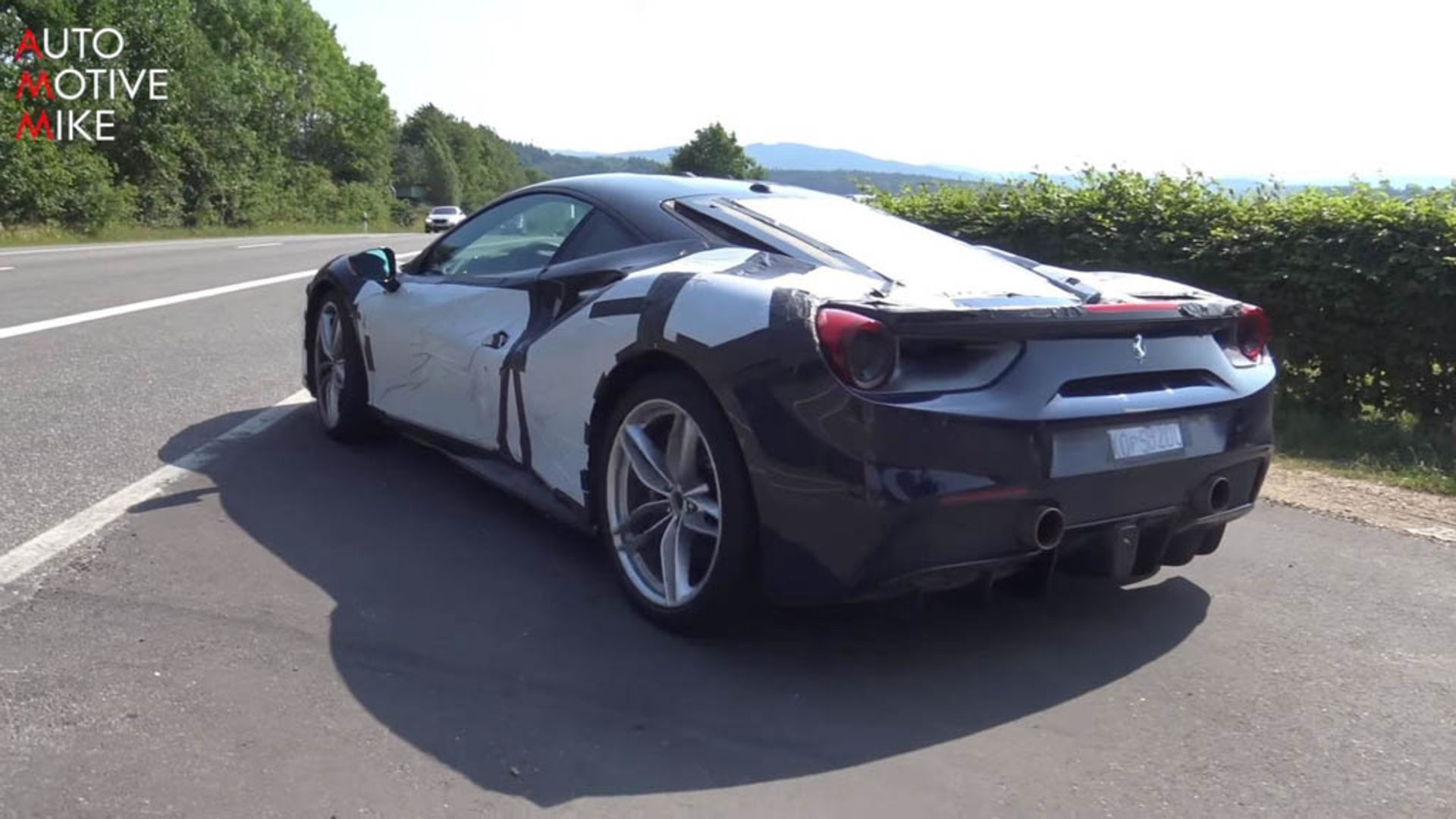 جولان فراری 488 مرموز در نوربرگ‌رینگ - پدال