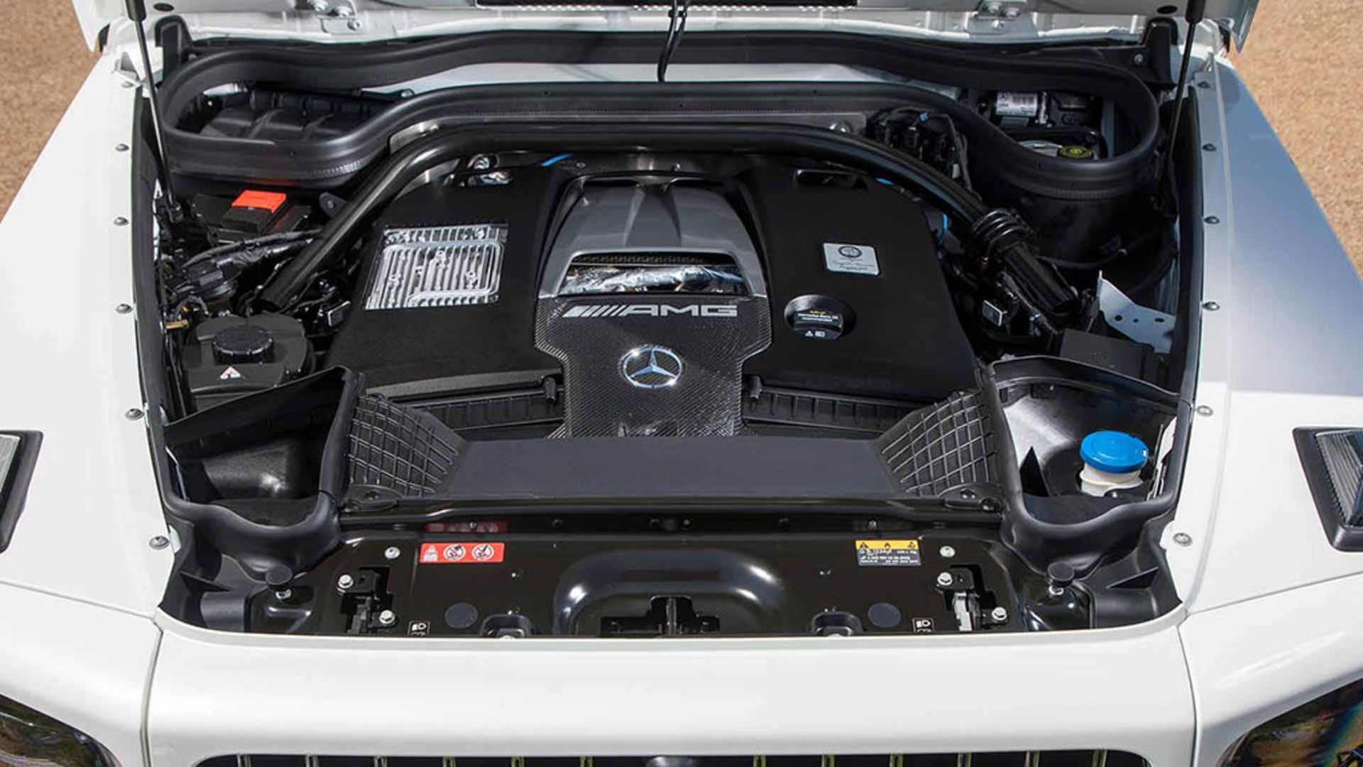 شتاب‌گیری مرسدس AMG G63 جدید را ببینید! - پدال