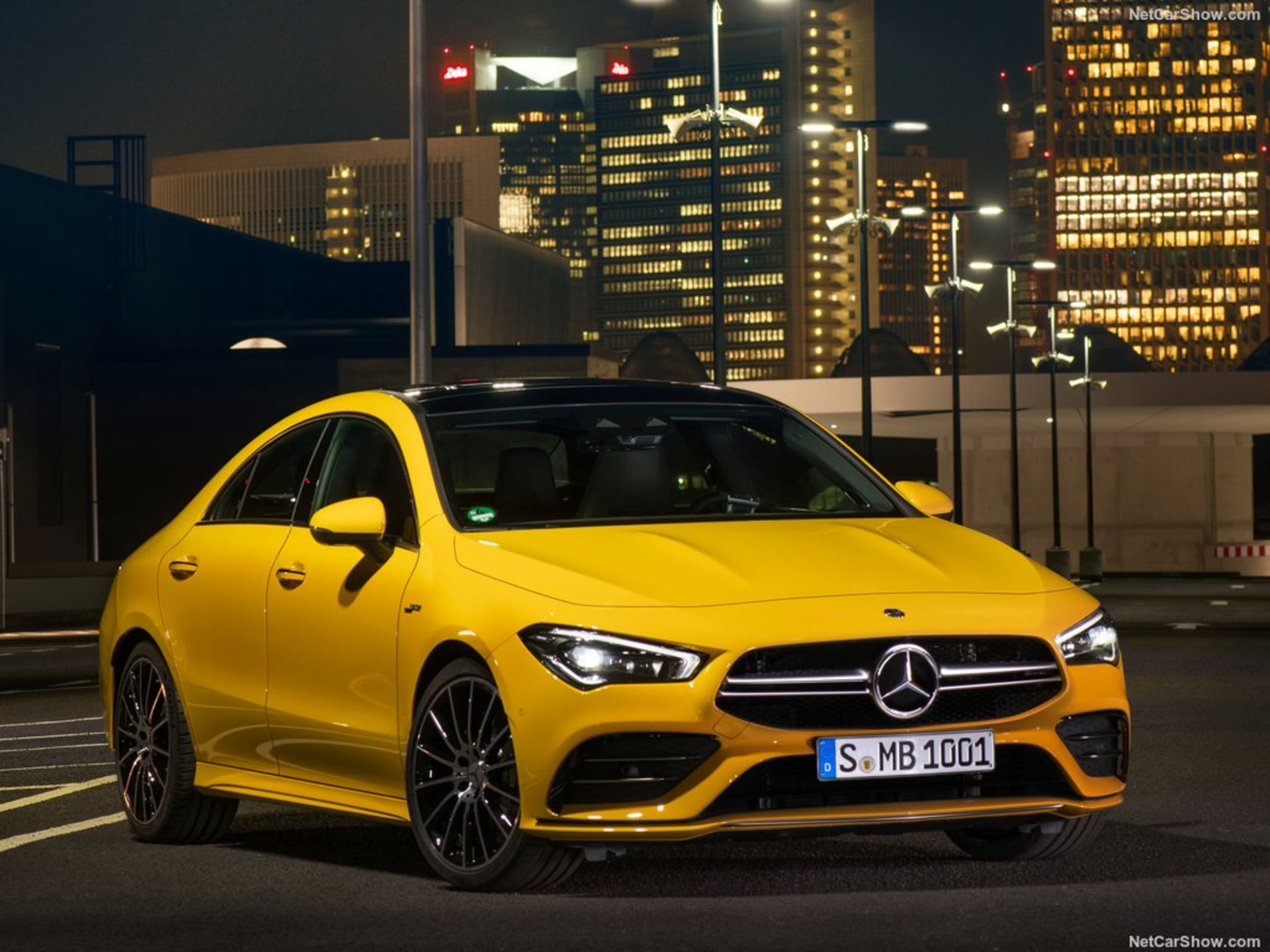 معرفی مرسدس CLA35 AMG، کوپهٔ چهاردر 300 اسبی - پدال
