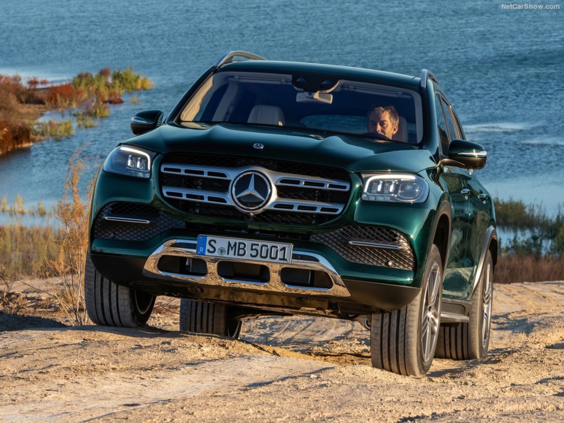 معرفی رسمی نسل جدید مرسدس بنز GLS در نیویورک - پدال