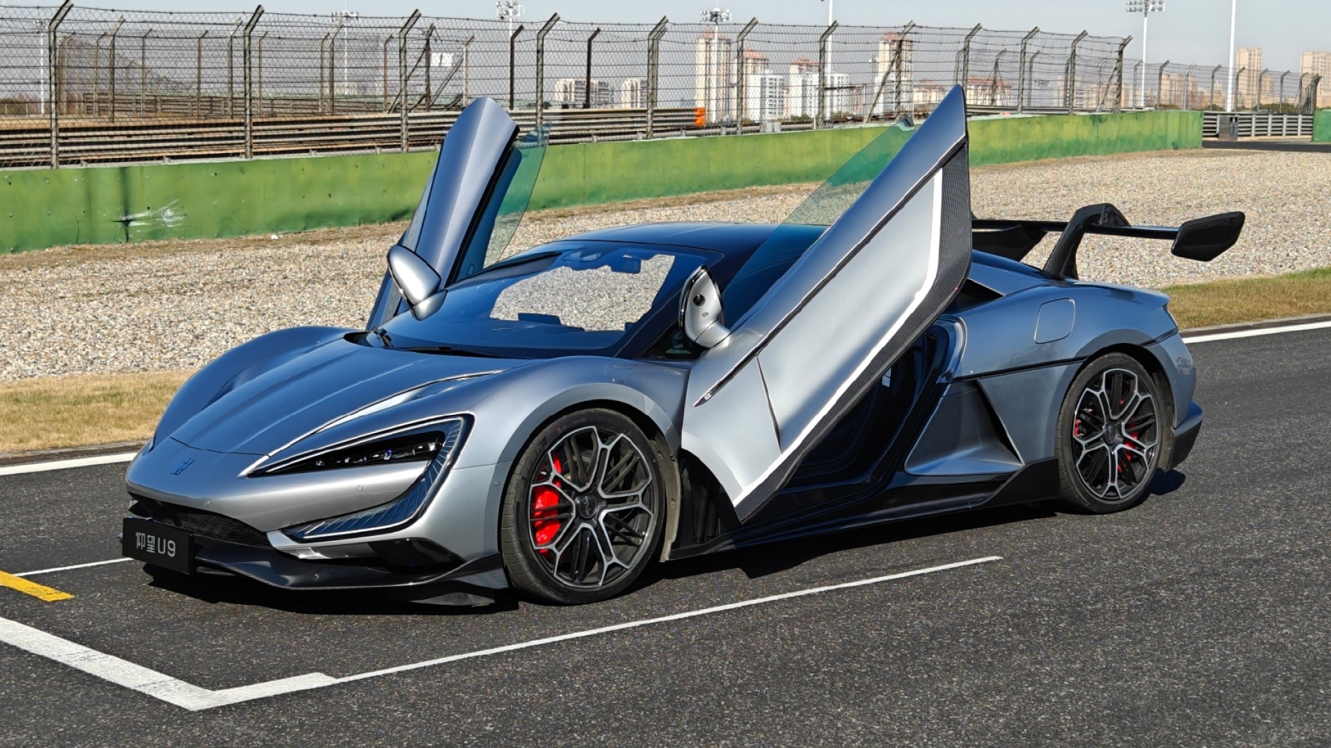 حضور BYD یانگ وانگ U9 با 1300 اسب بخار قدرت در نوربرگ رینگ - پدال