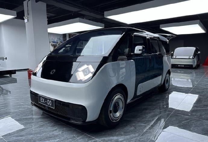 هایما EX00؛ ون پیشرفته چینی برای حضور در بازار تاکسی‌های اشتراکی - پدال