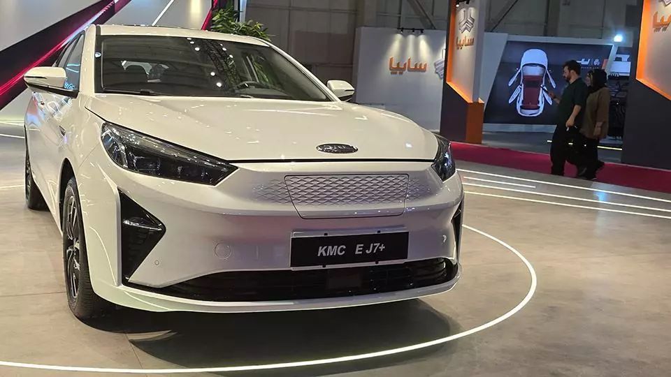 کی ام سیeJ7 پلاس؛ معرفی، مشخصات فنی و قیمت عرضه - پدال