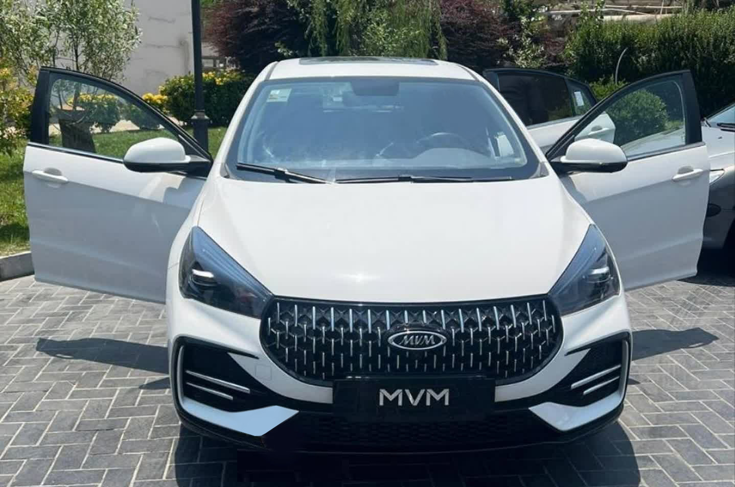 مشخصات ام وی ام M5 پرو؛ آریزو 5 جدید مدیران خودرو! - پدال